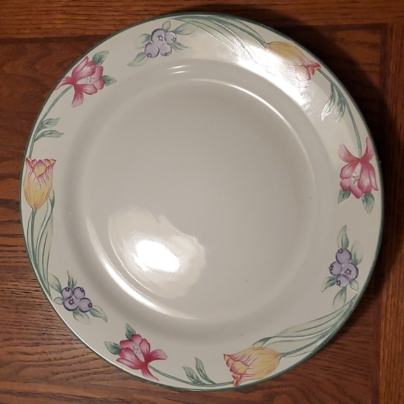Oneida | Dining | Vintage Tulip Garden By Oneida 2 Inch Platter | Poshmark